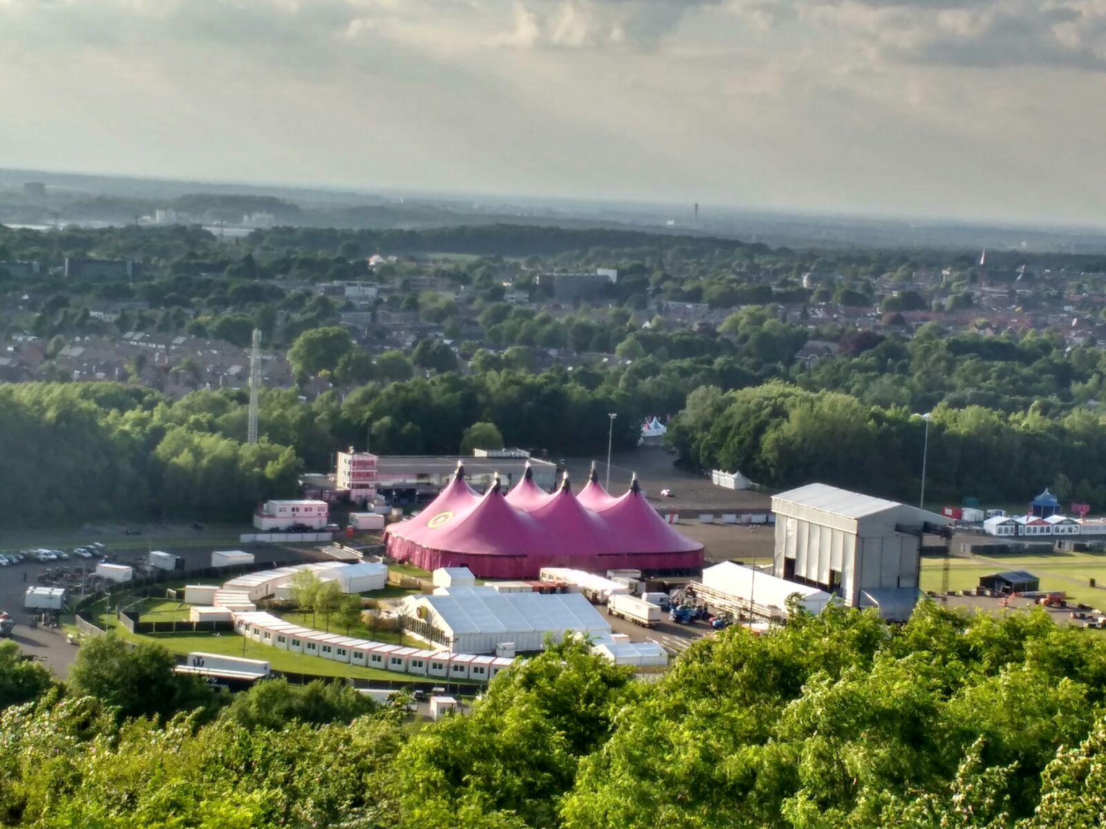 Kijken: sneak preview van het Pinkpop 2017 terrein | Festileaks.com