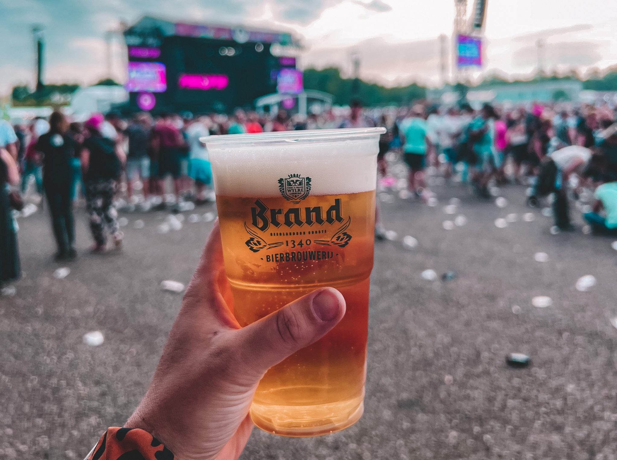 Dauwpop 2023 gaat als eerste Nederlandse festival voor papieren ...