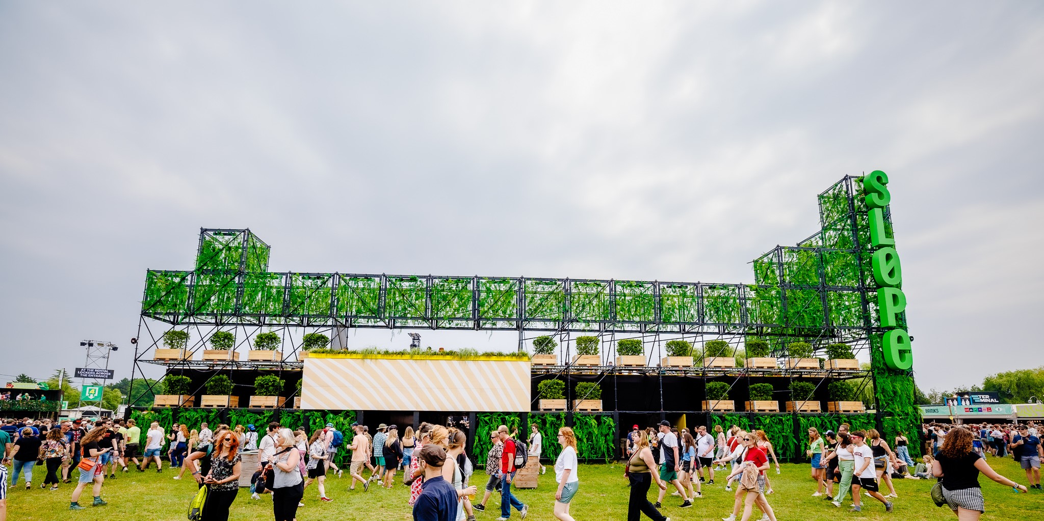 Wie sloopt er de Slope? Een halve dag aan het kleinste podium van Rock ...
