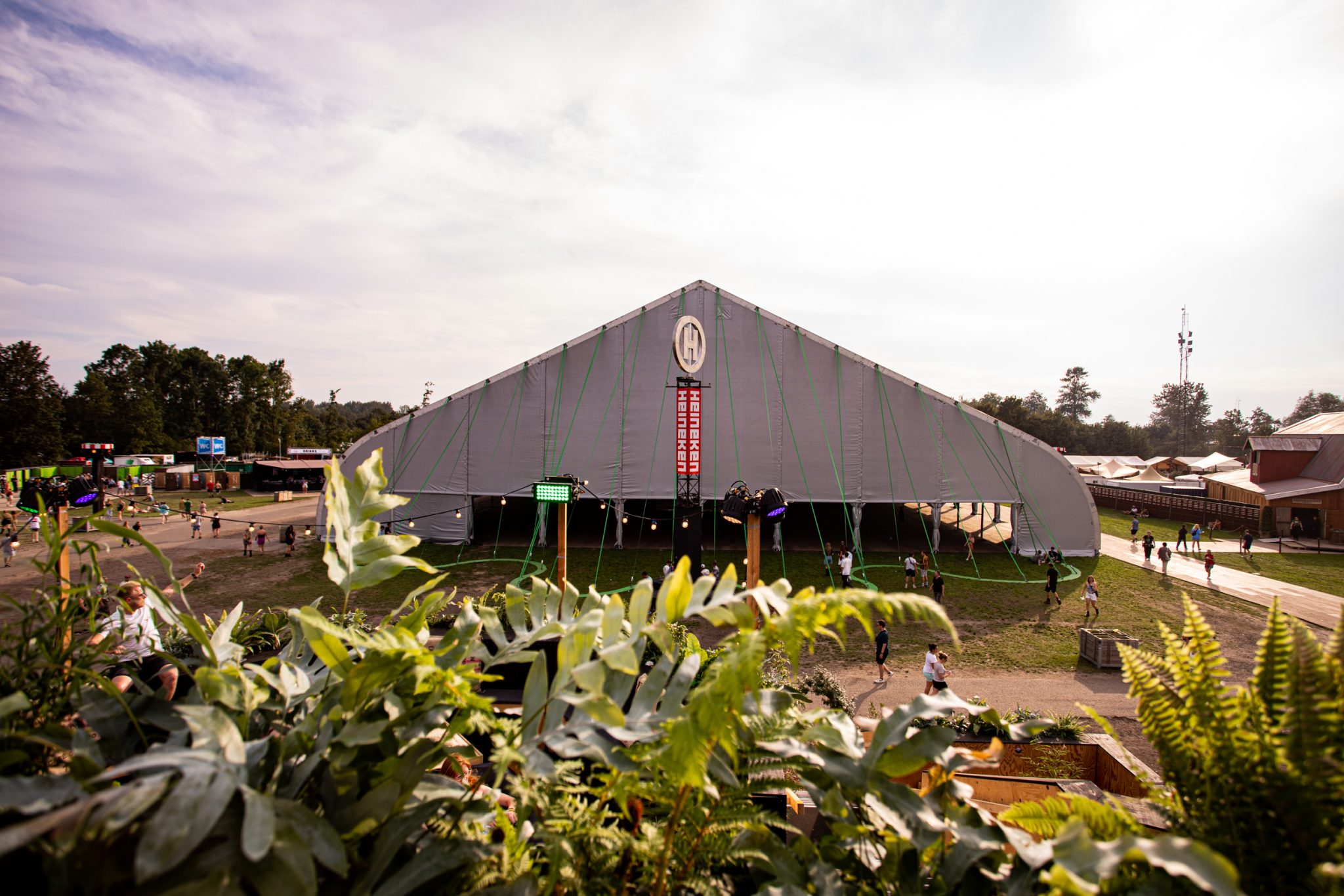 Tot 2032 drink je nog Heineken op Lowlands en andere MOJO-festivals ...