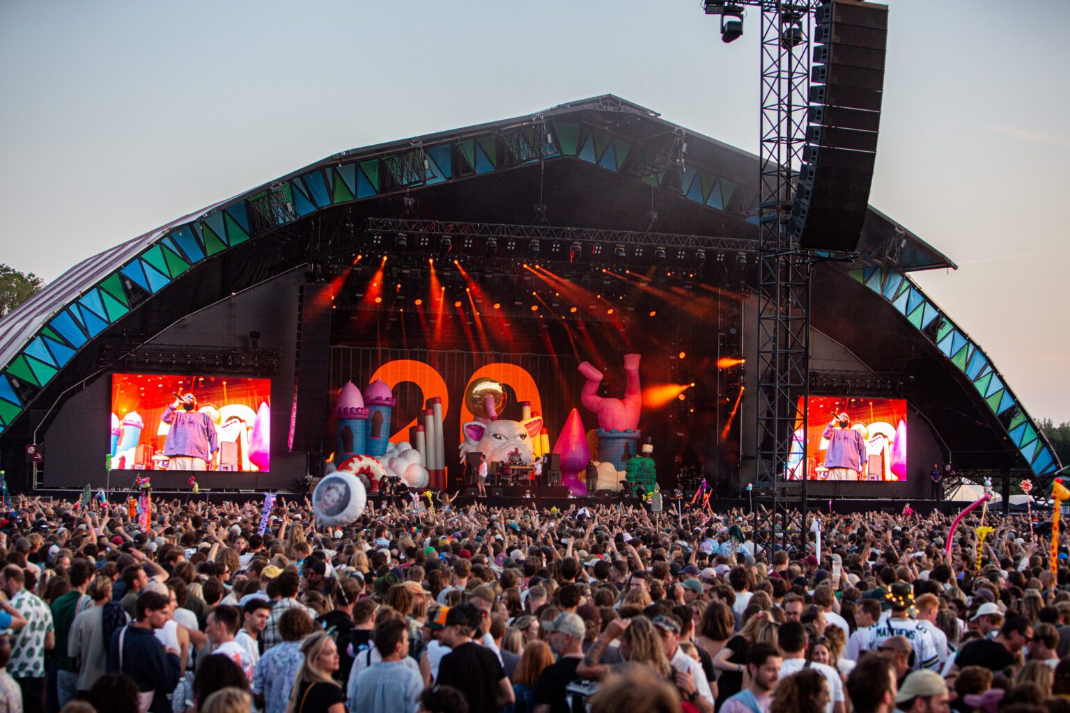 Luister de Festivalpodcast over de line-up van Down The Rabbit Hole ...